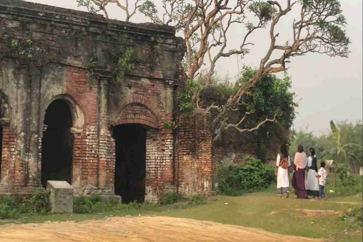 ইটাকুমারী জমিদার বাড়ি : ইতিহাস ও যাবার উপায় - WeBlogBD